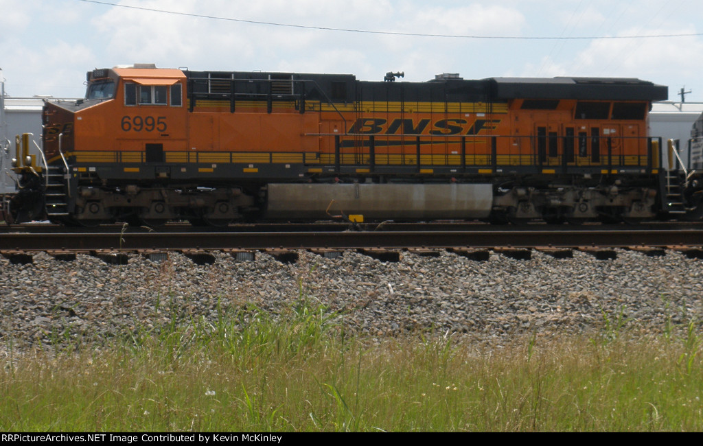 BNSF 6995